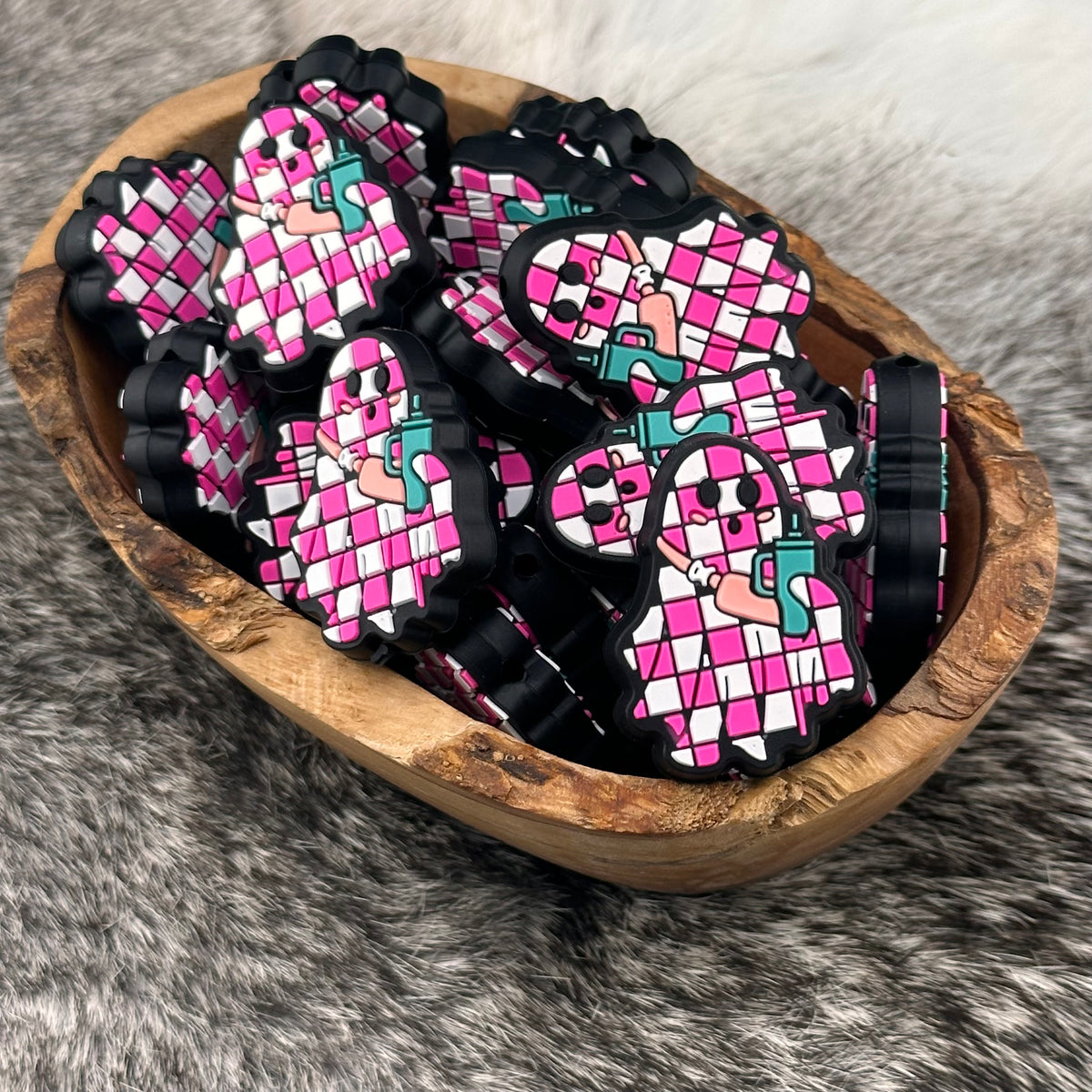 S-1081 Hot Pink & White Checkered Boujee Ghost Silicone Focal EXCLUSIV ...