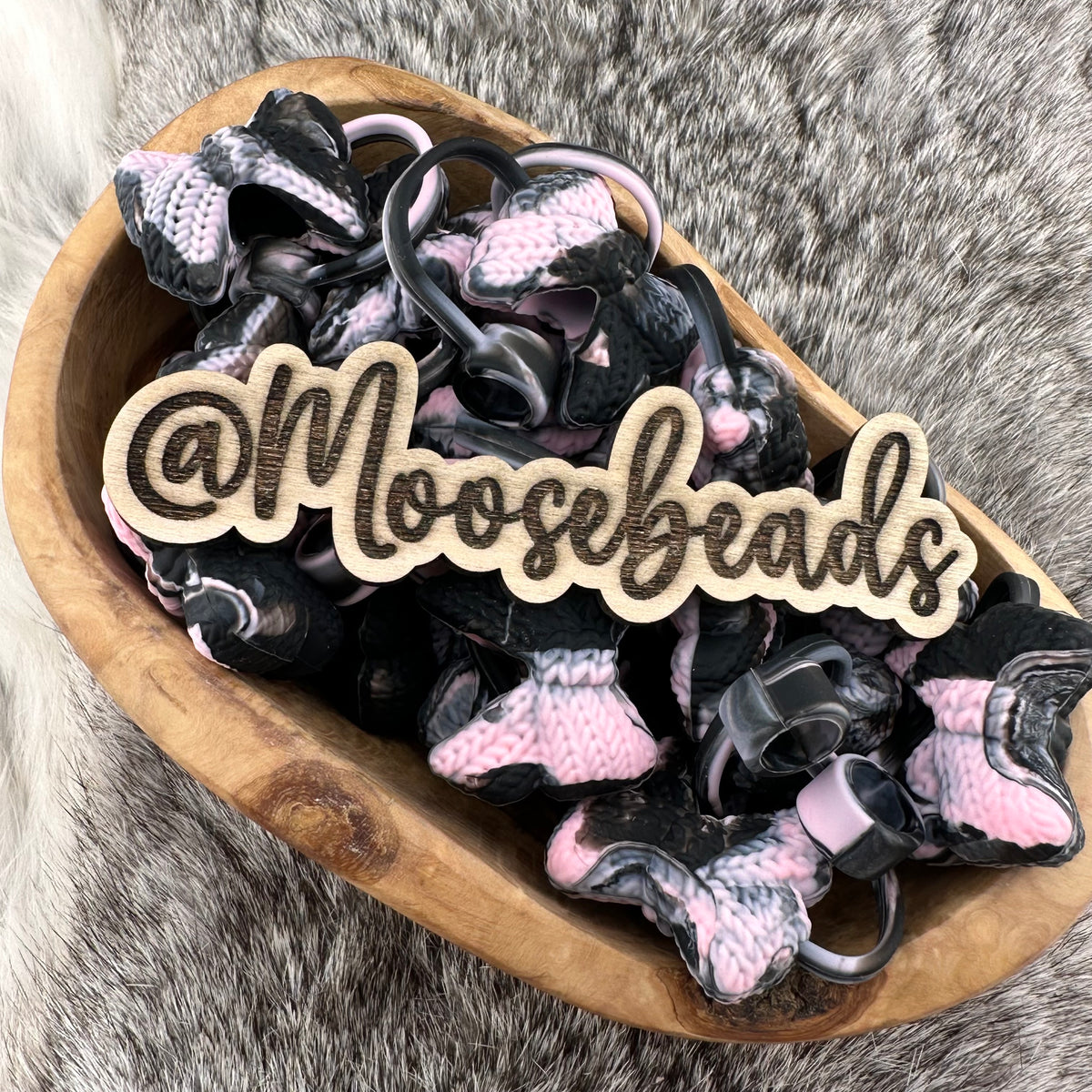 BST-15 Messi Pink & Black Swirl Cable Knit Sweater SILICONE Bow Straw ...