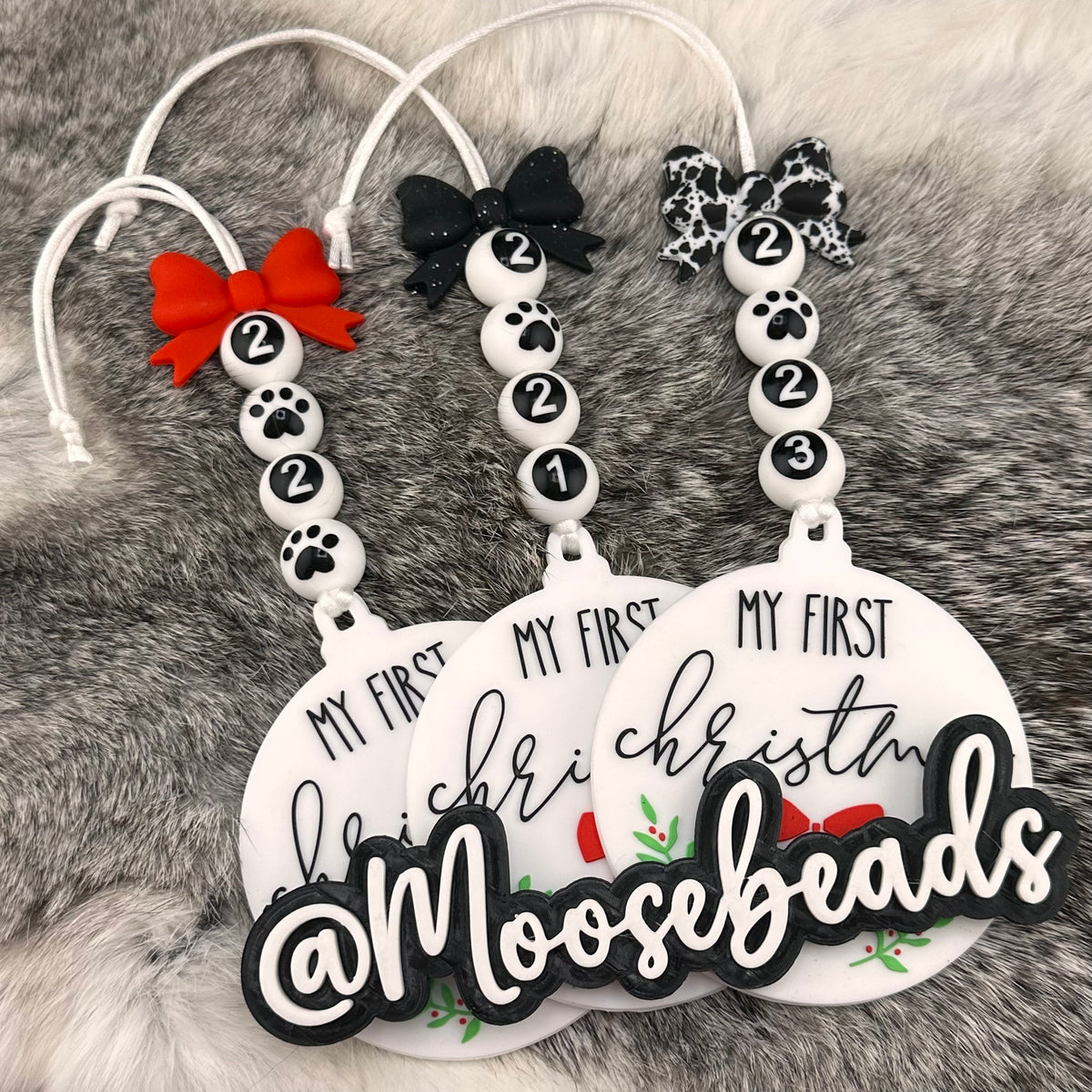 15-215 White Paw Print Silicone Bead 15mm – Platinum Moose Beads and ...